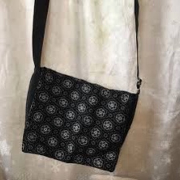 thirty-one | Bags | Thirtyone Black Messenger Bag With 3 ...
